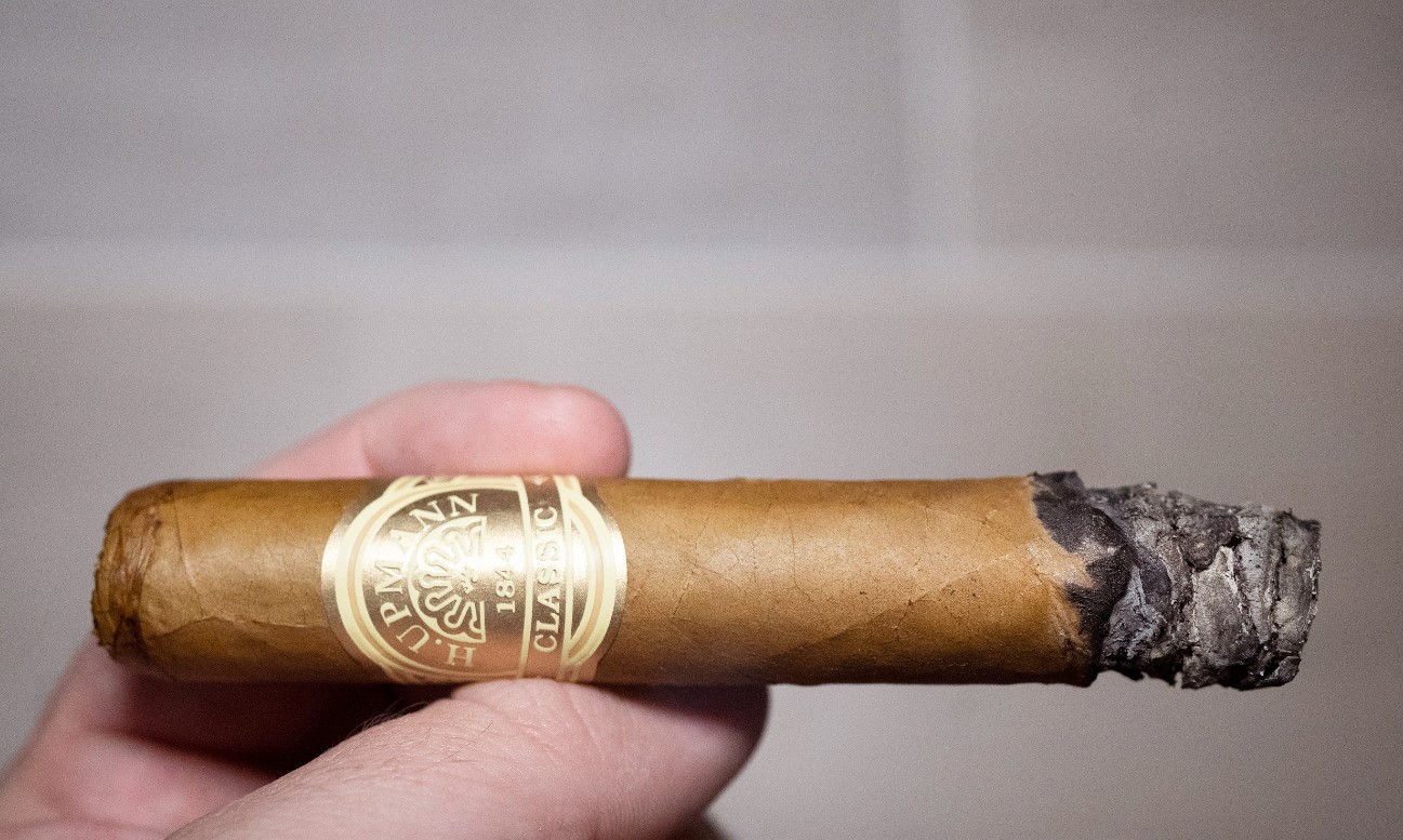 Discover the Rich Flavor of H. Upmann Cigars - Unmatched Quality